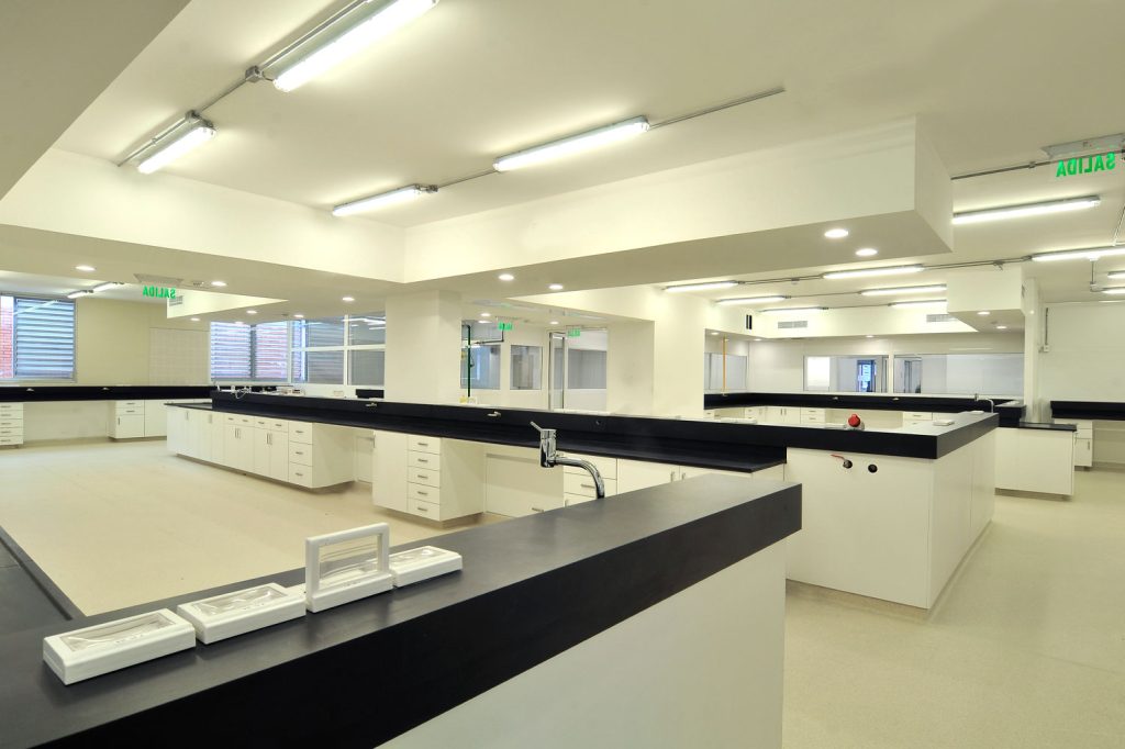 Laboratorio de Microbiología LATU - Proyecto Pharma - Sitio Arquitectura
